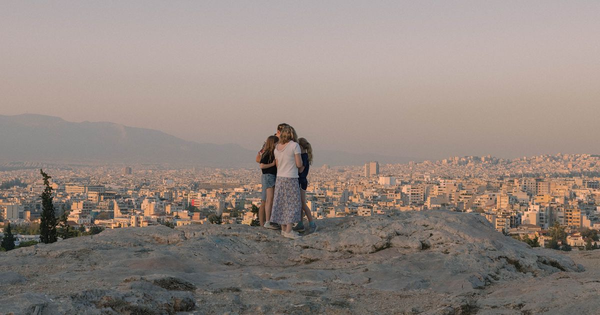 Mostra / The Window Is Always Wide Open di Vari Artisti - PhMuseum