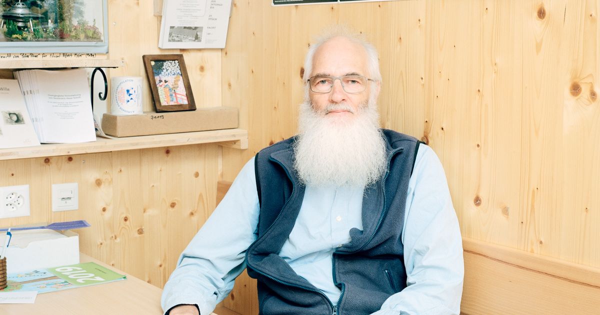 Semjase's Friend - PhMuseum