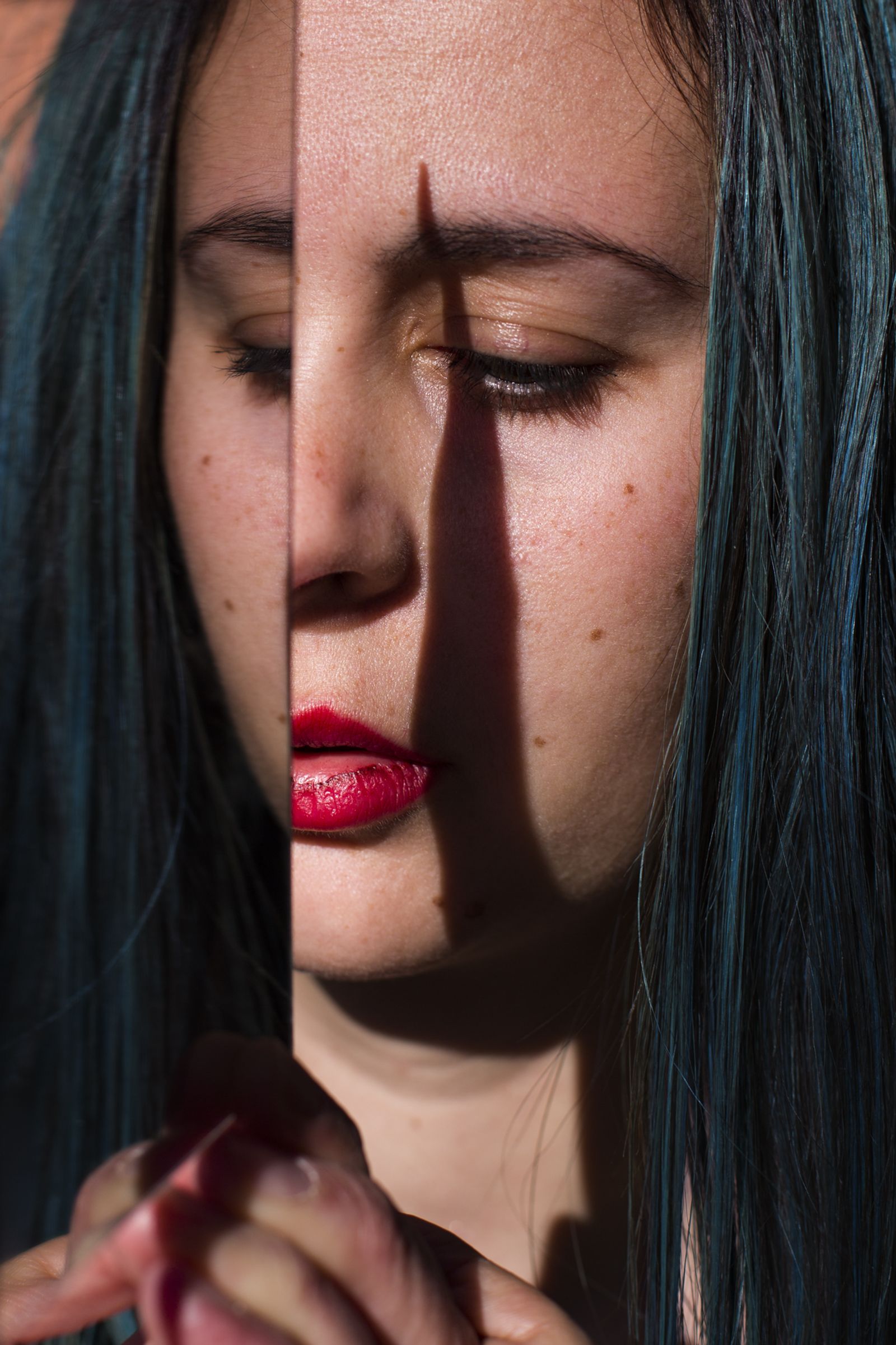THE EXPERIENCE OF INHABITING A BODY - PhMuseum