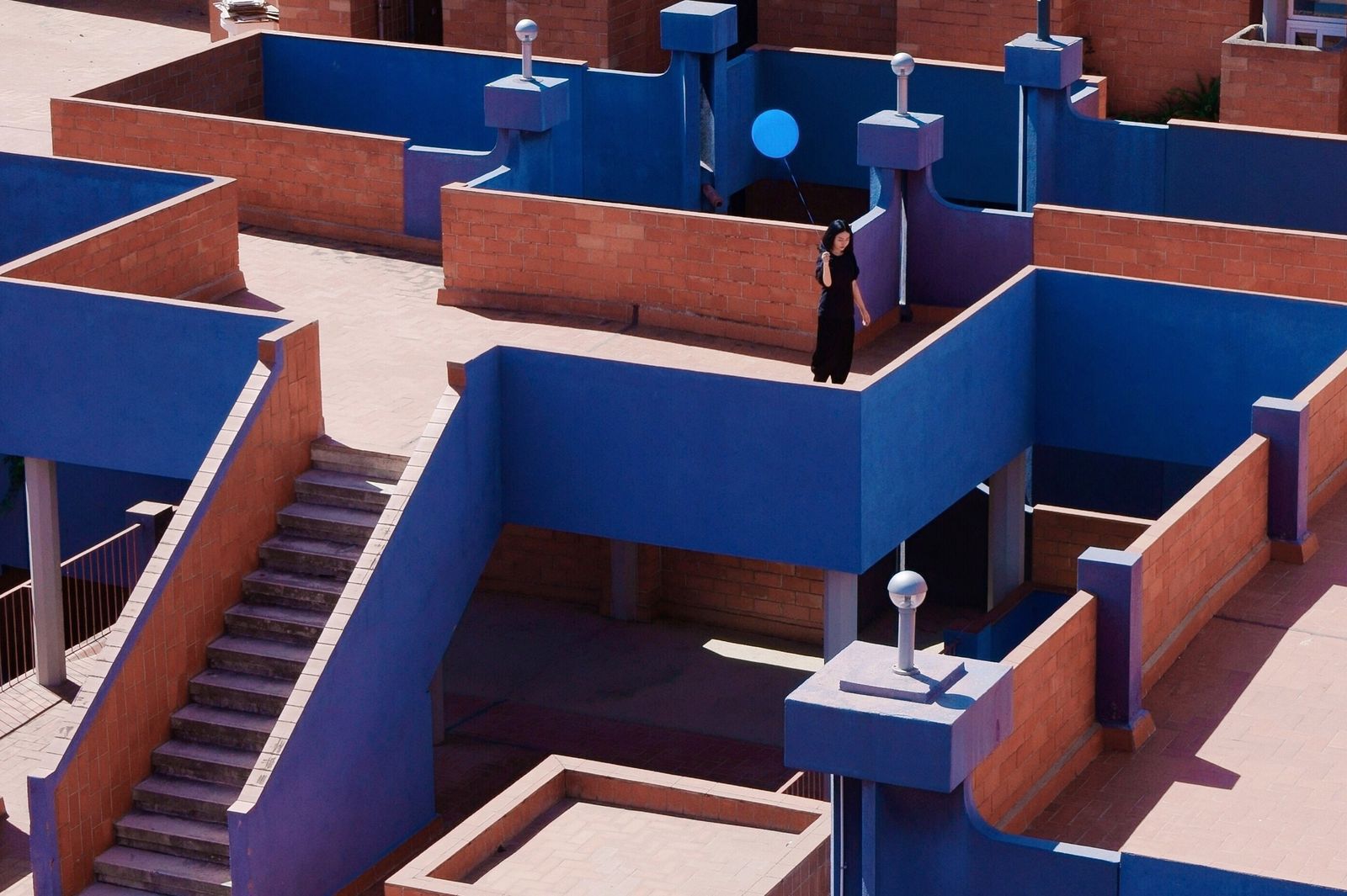 The Blue Balloon - PhMuseum