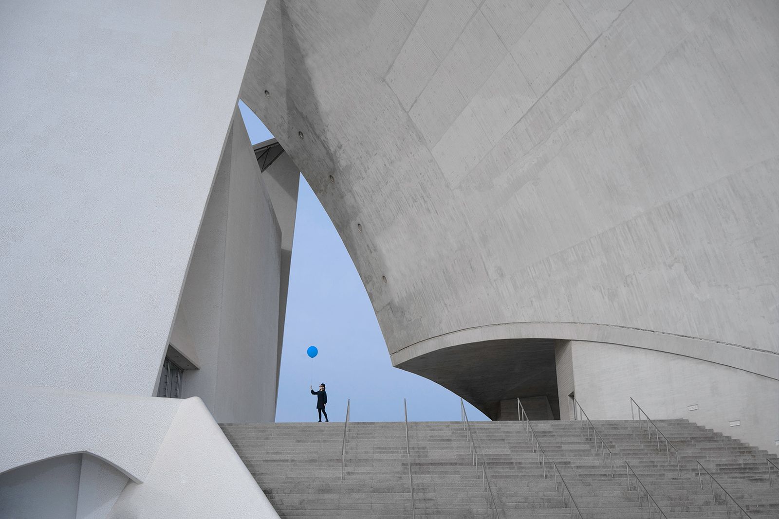 The Blue Balloon - PhMuseum