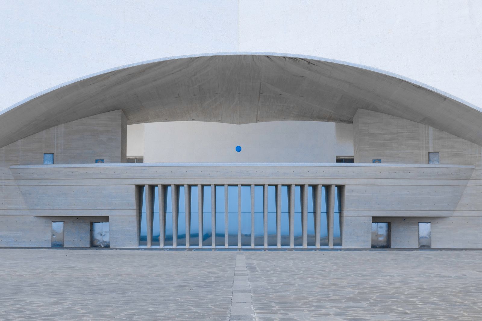 The Blue Balloon - PhMuseum