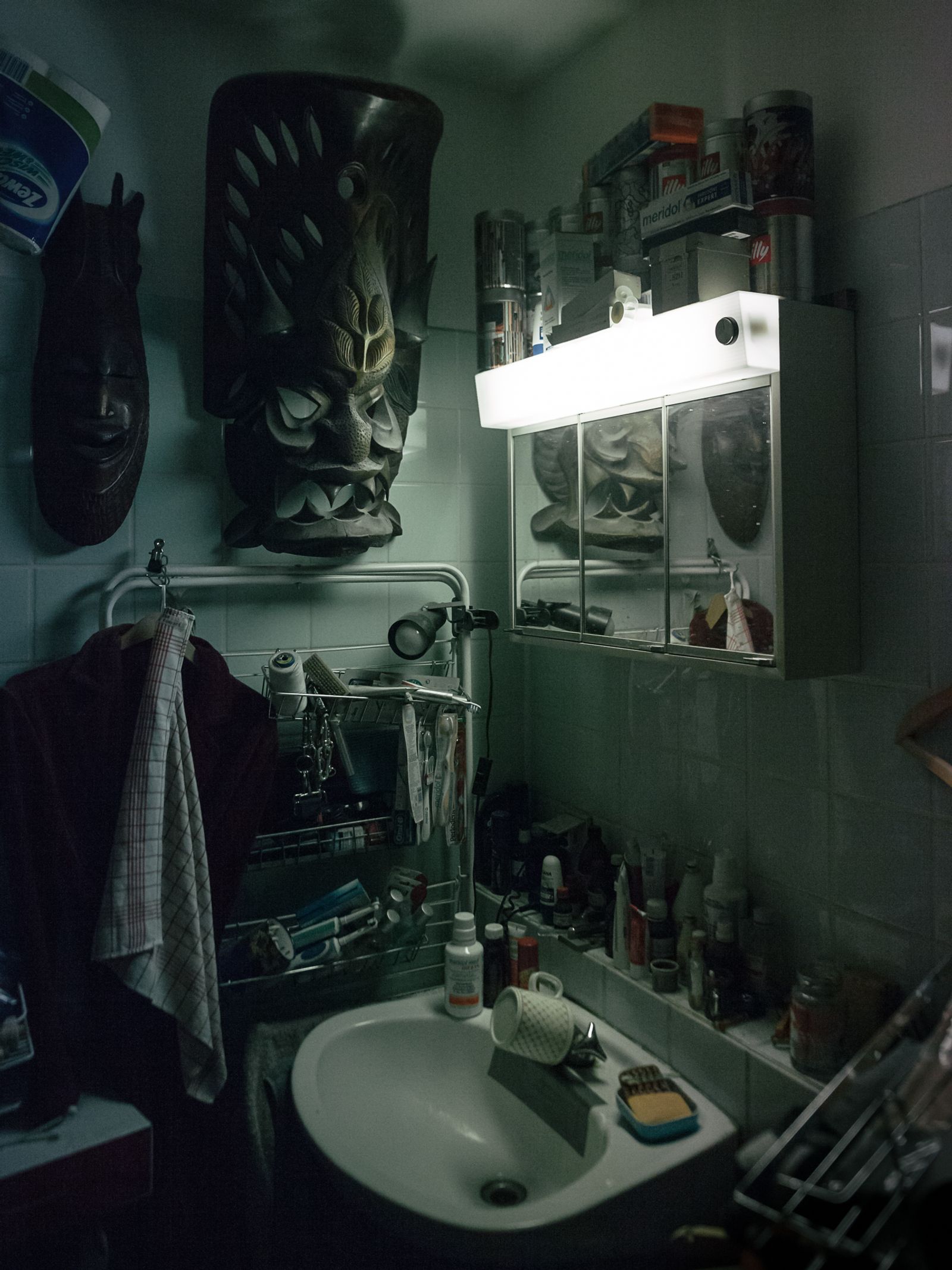 Behind Facades - PhMuseum