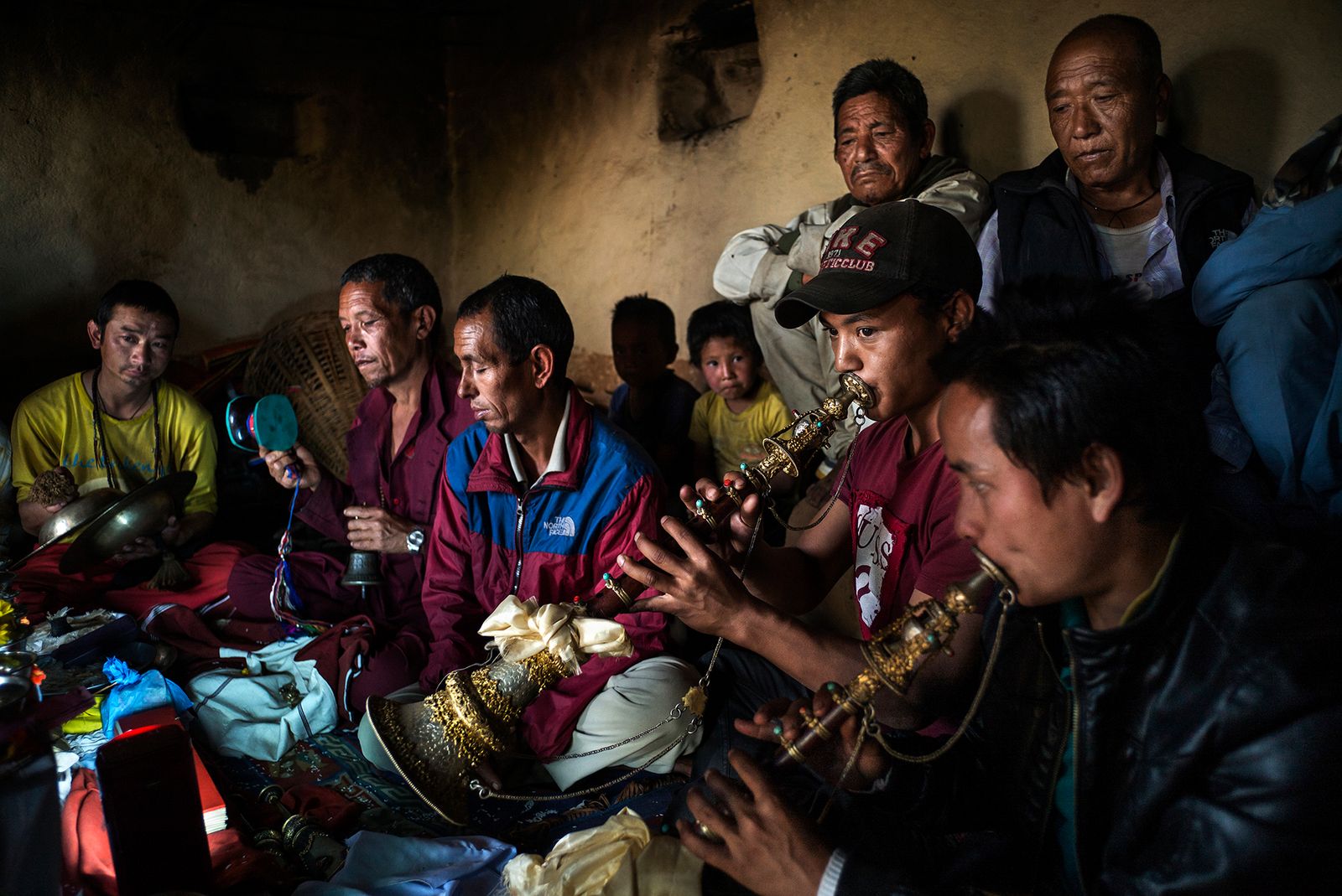 dead and alive - PhMuseum