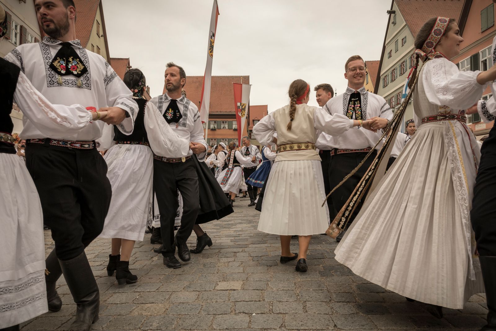 Across the river's flow - PhMuseum