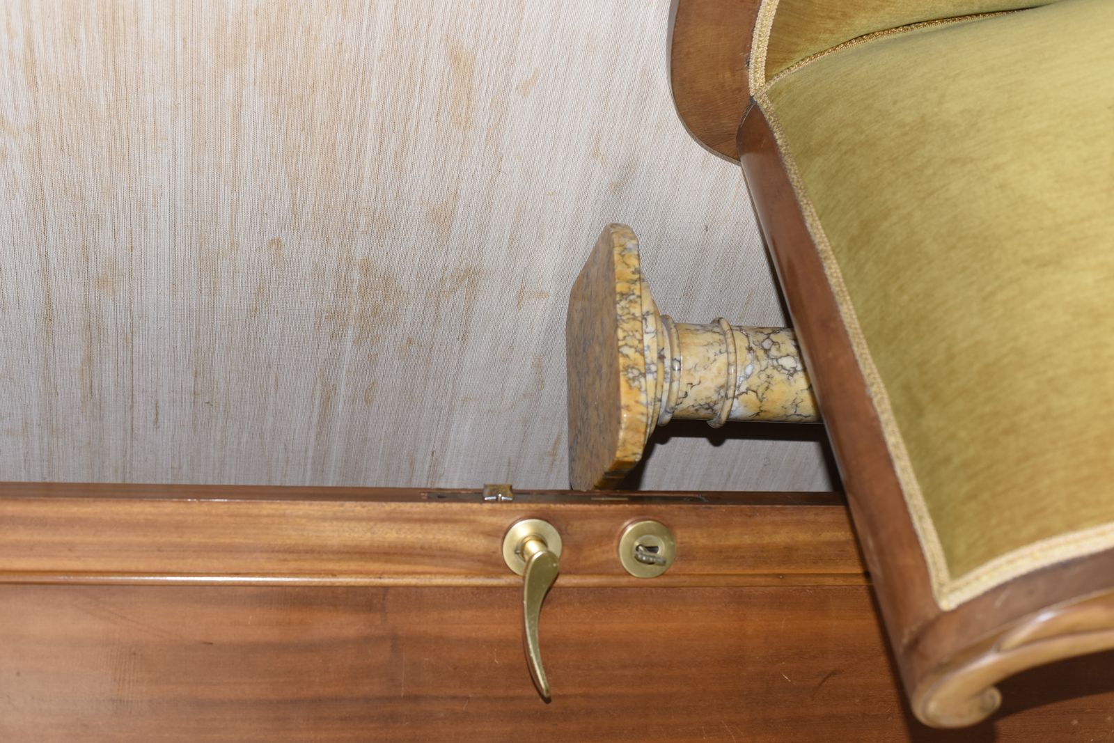 Familiar Things - PhMuseum