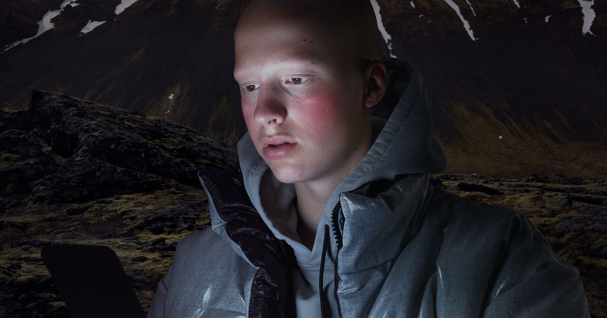 HELLO IT'S ME - PhMuseum