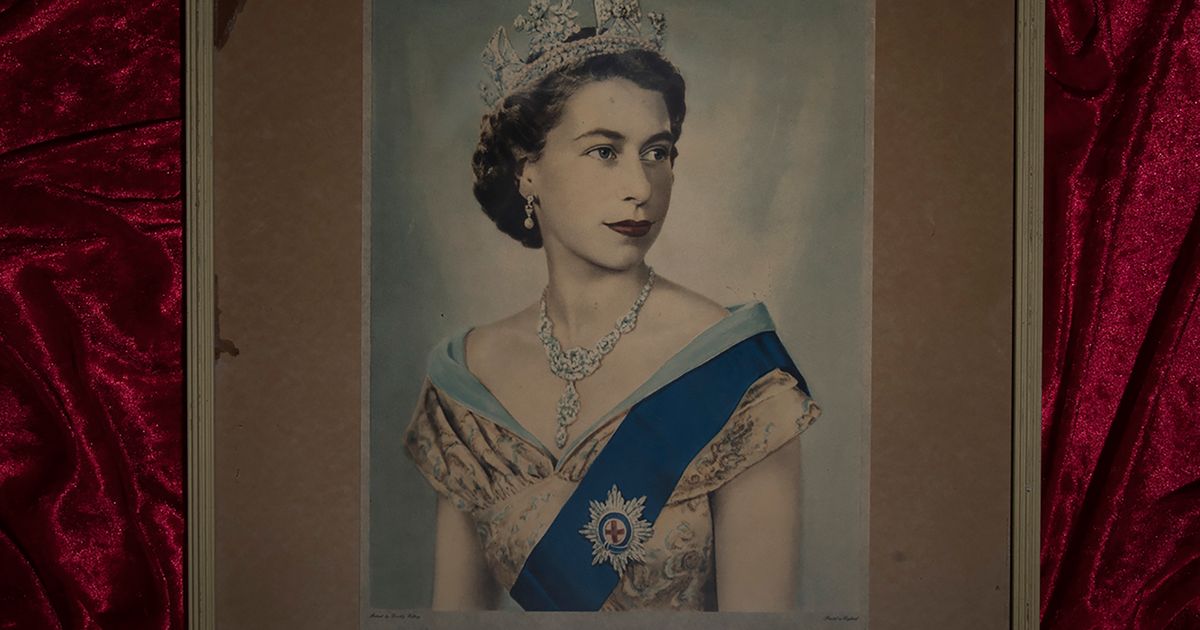 The Crimson Thread - PhMuseum