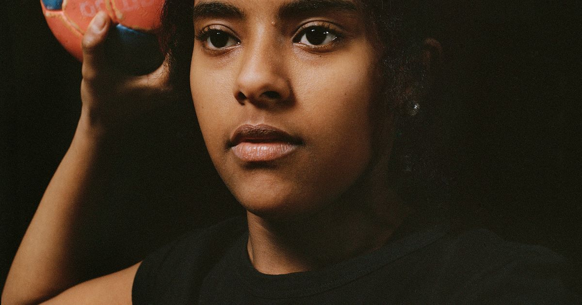 Girl, Battle - PhMuseum